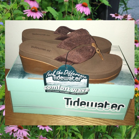 Tidewater | Shoes | Tidewater Comfort Wave Beach Club Thong Wedges ...